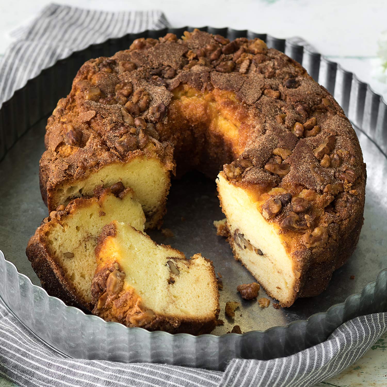 New Braunfels Smokehouse: Cinnamon Walnut Coffee Cake